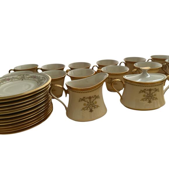 Lenox | Dining | 28 Piece Lenox Tea Set Includes 3 Tea Cups 13 Saucers ...